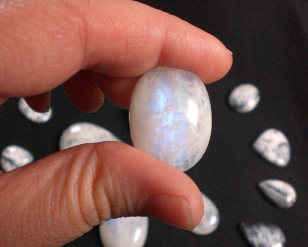 Aperçu sur les bienfaits du la pierre de lune